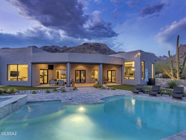 7993 N Pima Village Ct, Tucson, AZ 85718