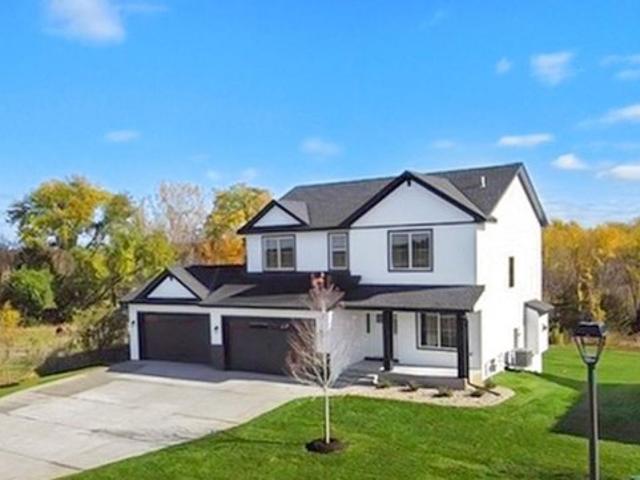 7993 Hunter Lake Dr, Clear Lake, MN 55319