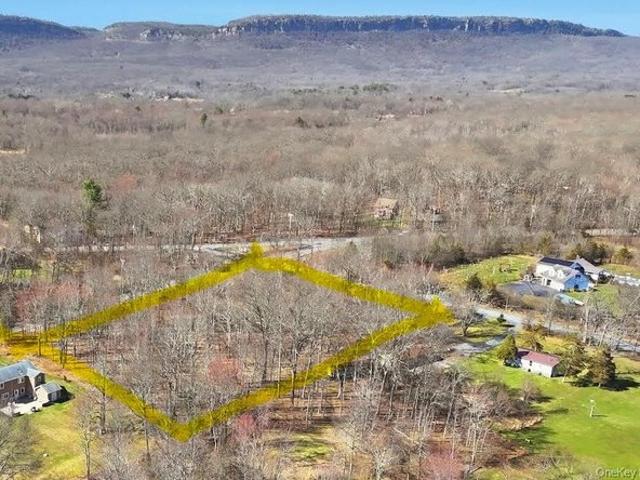 799 Albany Post Rd, Gardiner, NY 12561
