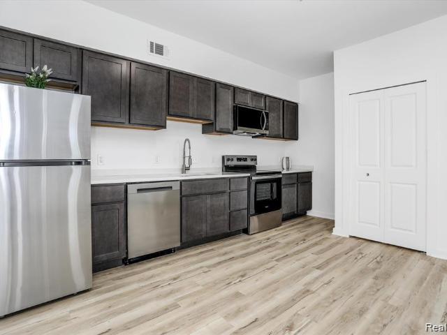 799 E Grand Boulevard # 4