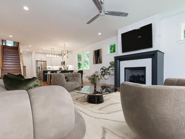 799 Fairwin Av