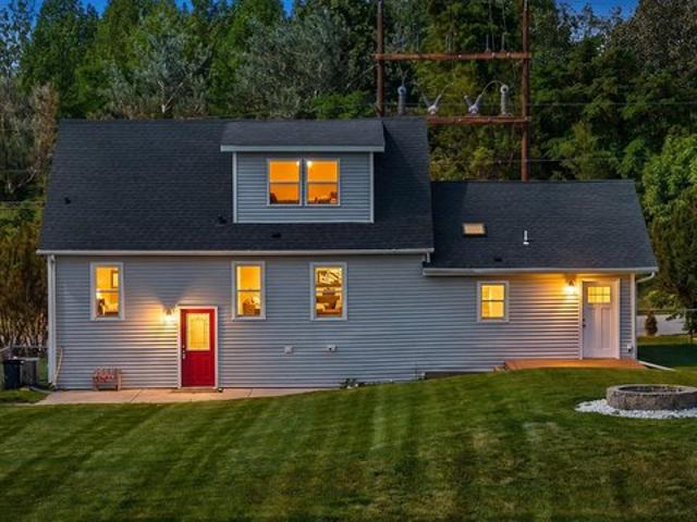 799 N 400 E, Valparaiso, IN 46383