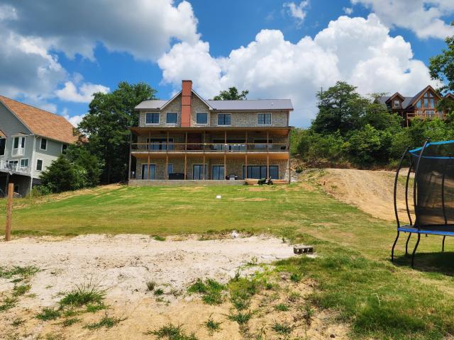 799 Penelope Lane