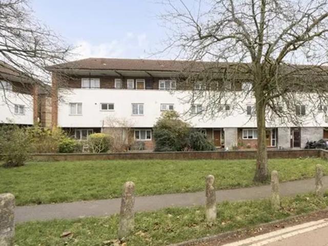 79 86 Batman Close, London, W12 7NX, United Kingdom | 3 bed apartment for rent #137644721 | Rentberry
