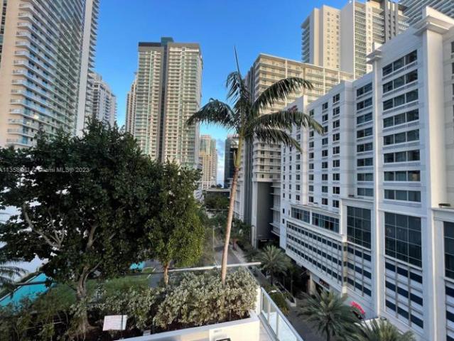 79 12th St SW #1006 S, Miami, FL 33130