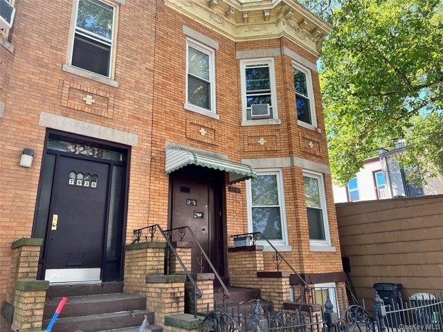 79 36 77 Ave, Glendale, NY 11385