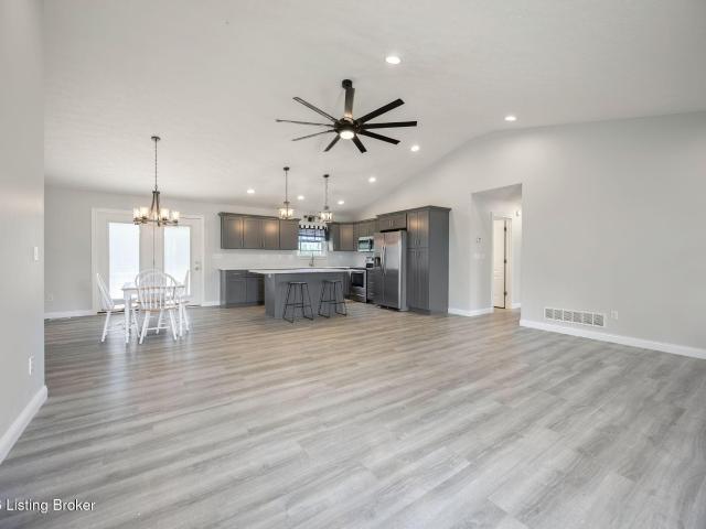 79 Valentine Ct