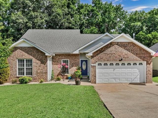 79 West Dr, Clarksville, TN 37040