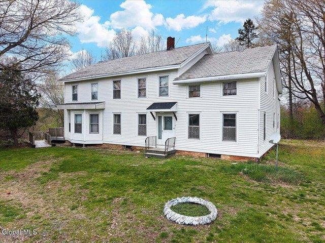79 White Church Rd, Troy, NY 12180