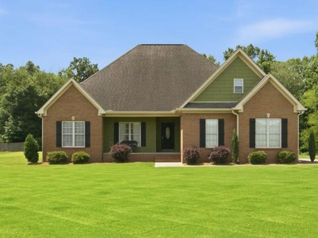 79 Woodbury Ln, Albertville, AL 35951
