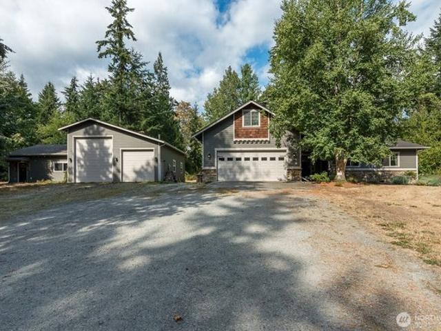 79 Adeline Ln, Camano Island, WA 98282