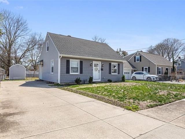 79 Archer St, Pawtucket, RI 02861
