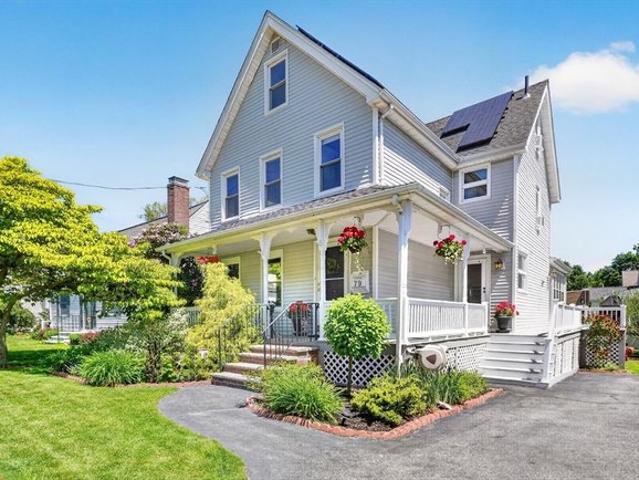 79 Baxter St, Melrose, MA 02176