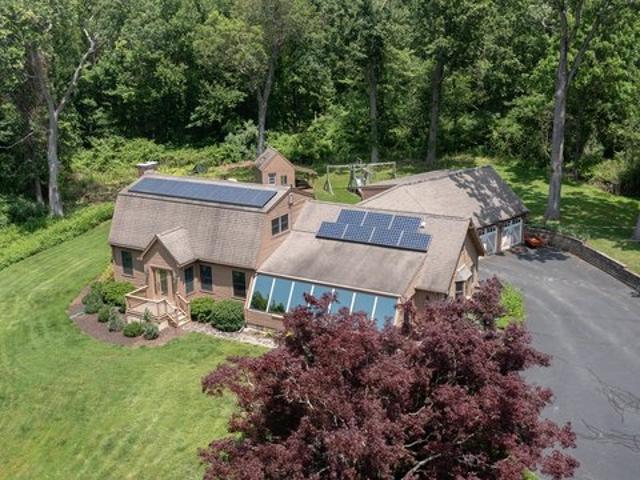 79 Ben Whitney Ln, Bridgewater, CT 06752