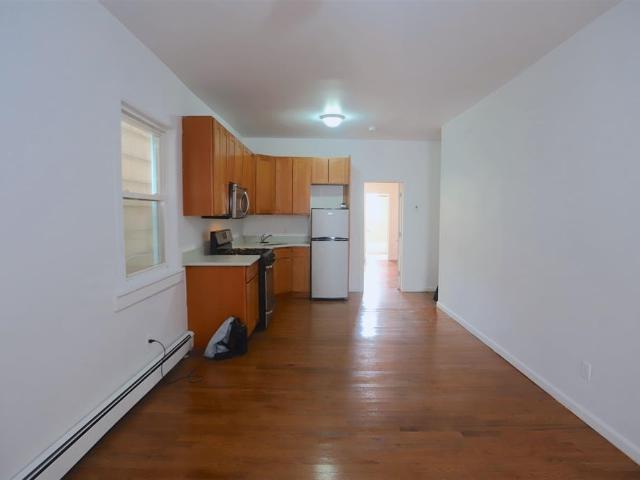 79 Beacon Ave # 2