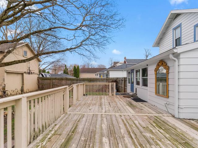 79 Budlong Street
