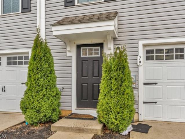 79 Burr St