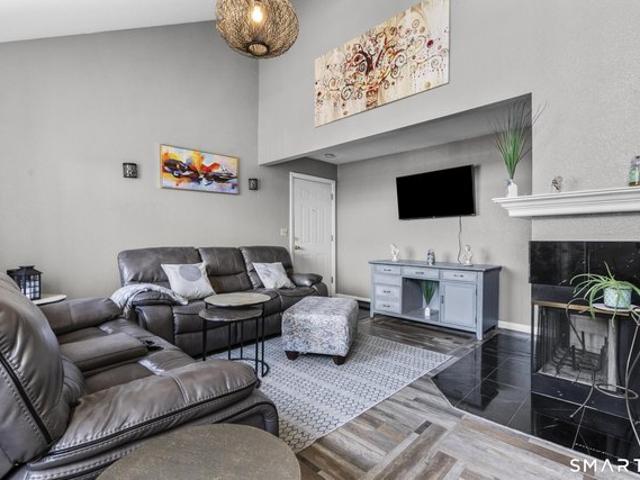 79 Carriage Crossing Ln Unit 79, Middletown, CT 06457