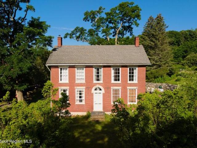 79 Cemetery Rd, Chatham, NY 12037