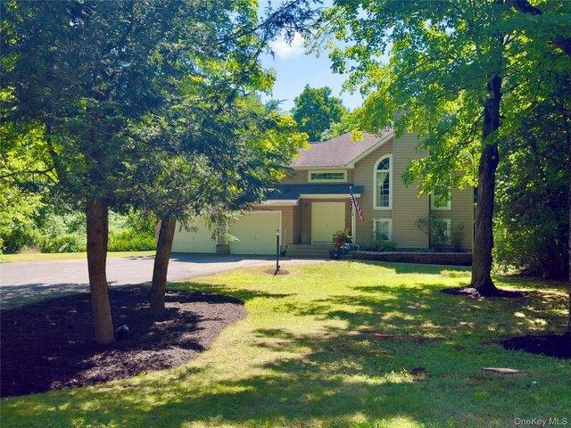 79 Connelly Dr, Staatsburg, NY 12580