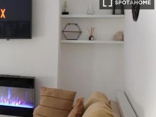 79 Clapton, 79 Upper Clapton Road, Upper Clapton, London, E5 9BU, United Kingdom | 3 bed apartment for rent #110621219 | Rentberry