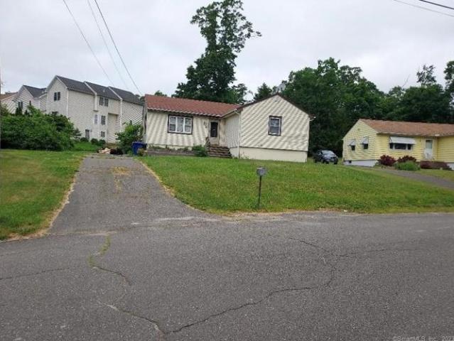 79 Deepwood Dr, Waterbury, CT 06708