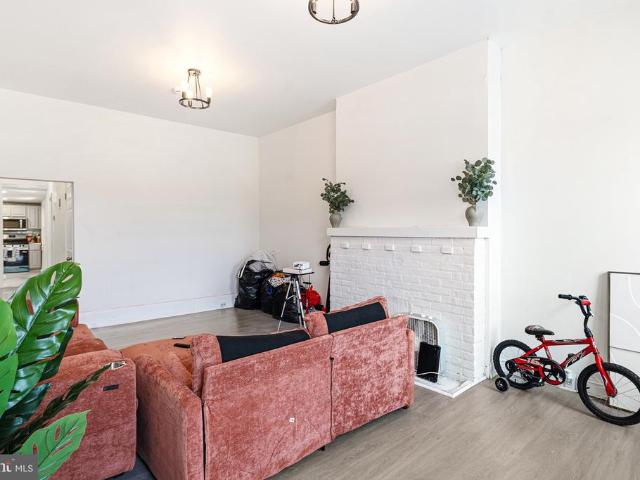 79 E High Street