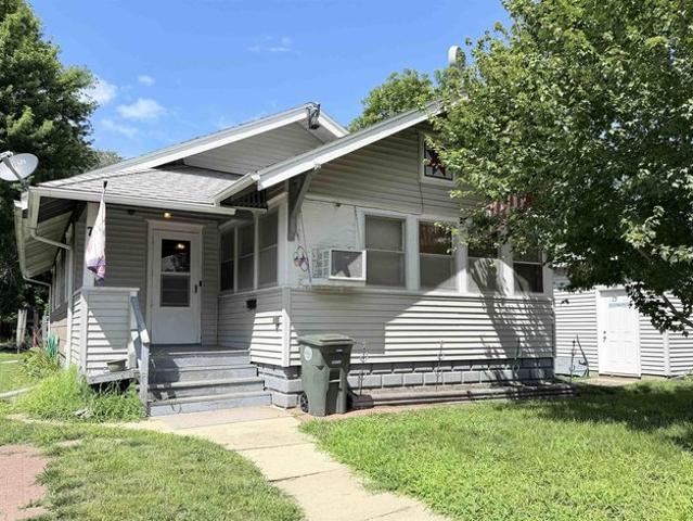 79 E Parker St, Waterloo, IA 50703