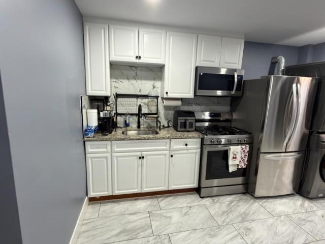 79 E 22Nd St
