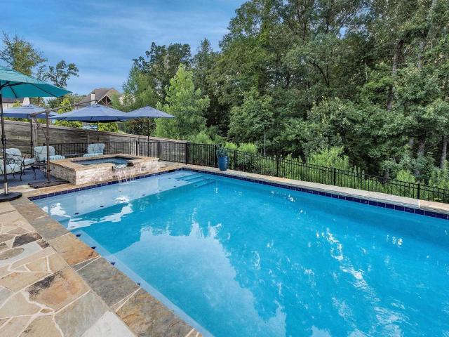 79 Falstone Dr