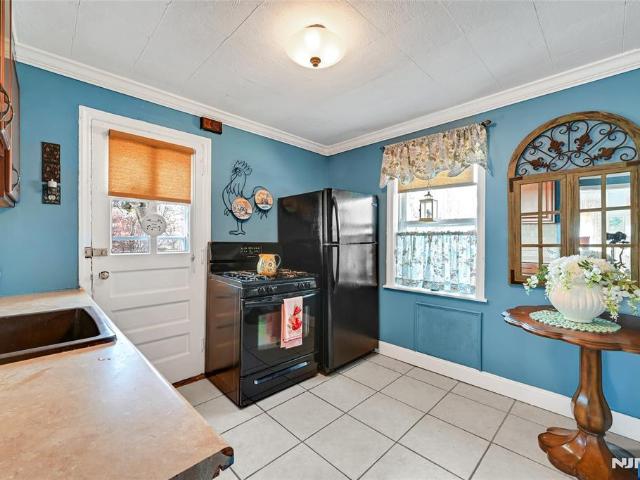 79 Forest Road