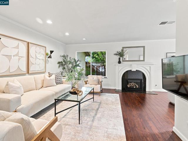 79 Fountainhead Ct