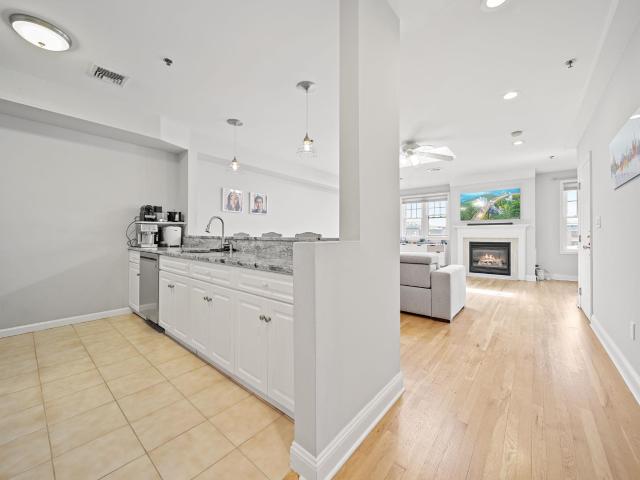 79 Grand St # 4B