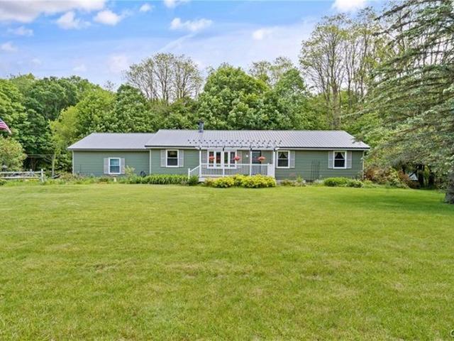 79 Hickory Grove Rd, Fulton, NY 13069