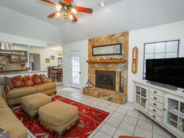 79 Highland Oaks Court N