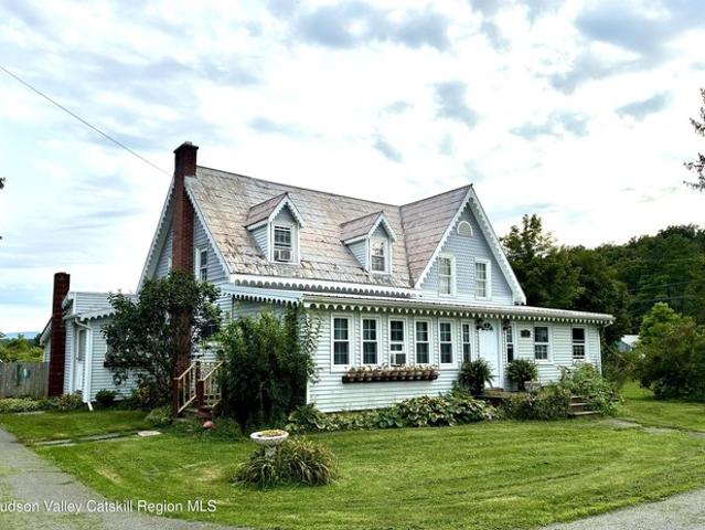 79 Hill St, Greenville, NY 12083