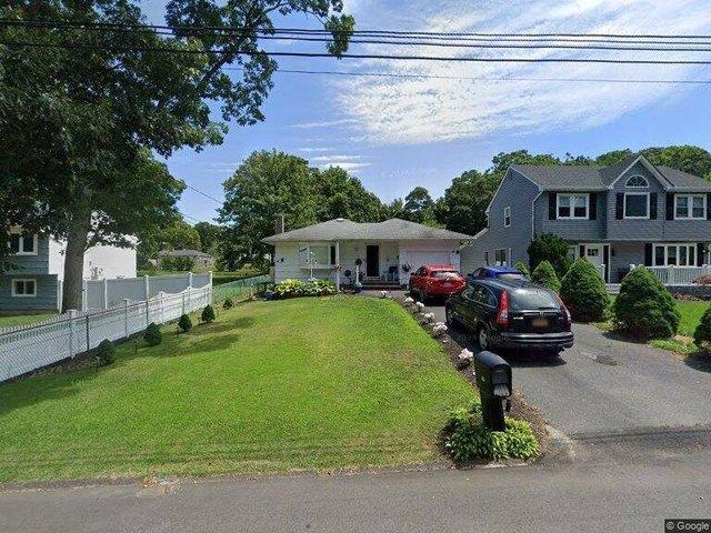 79 Joan Ave, Centereach, NY 11720
