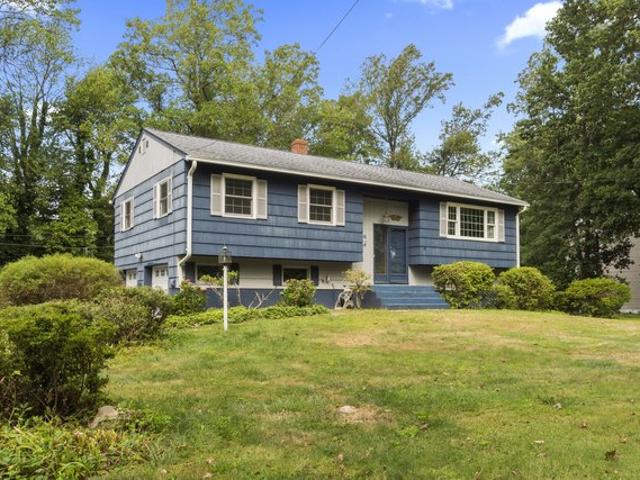 79 Johnson St, Trumbull, CT 06611