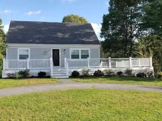 79 Lakewood Drive, Mashpee, MA 02649