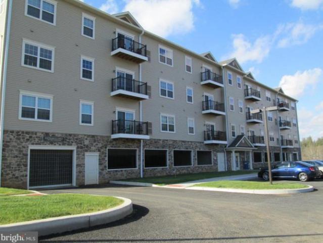 79 Legacy Blvd #206, Sinking Spring, PA 19608