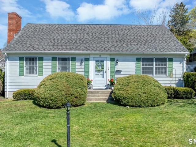 79 Longview St, Waterford, CT 06385 | MLS #24170 | Compass
