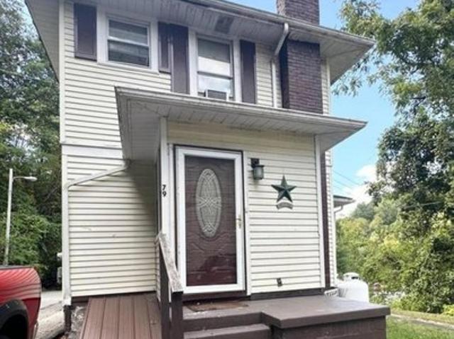 79 Lovers Ln, Gary, WV 24895