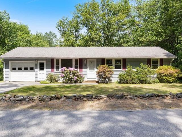 79 Maple St, Somersworth, NH 03878