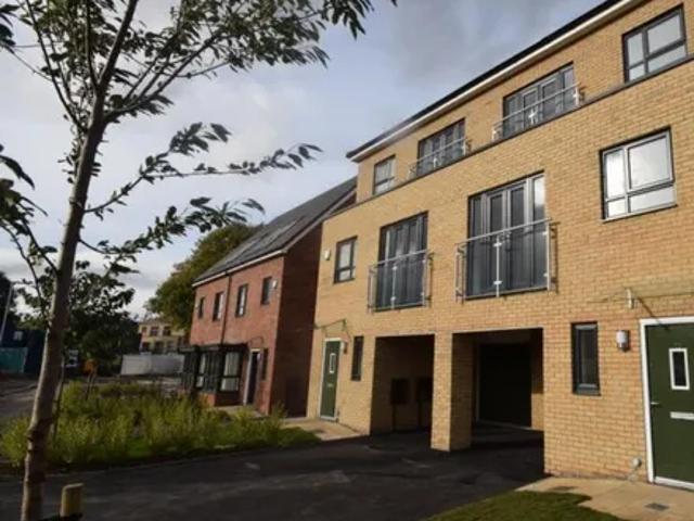 79 Meadow Road, Blackfriars, Salford, M7 1PA, United Kingdom | 4 bed townhouse for rent #137645133 | Rentberry