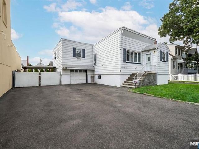 79 Moonachie Rd, Moonachie, NJ 07074