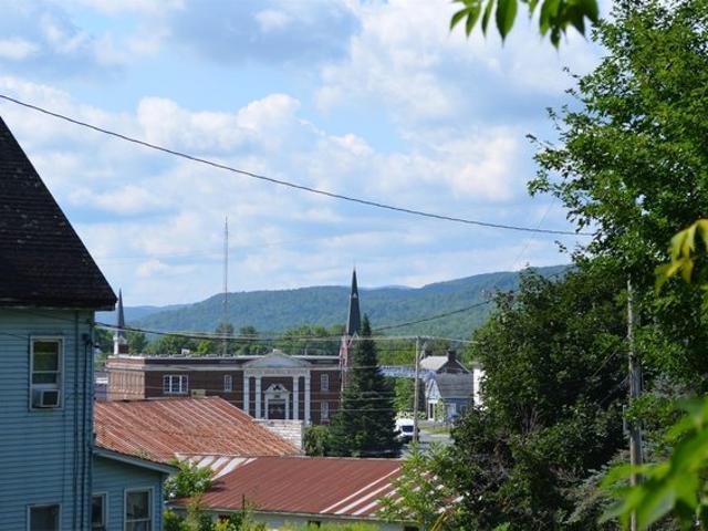 79 Porter Ln, Barton, VT 05822