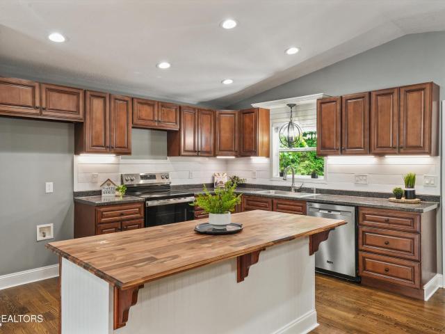 79 Reservoir Rd