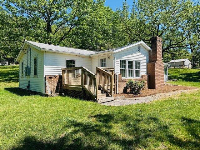 79 Rocky Ln, Stuarts Draft, VA 24477