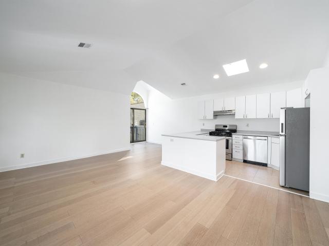 79 Sherman Pl
