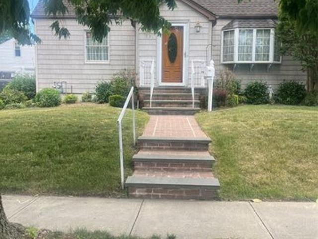 79 Soloff Blvd, Inwood, NY 11096